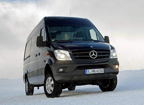 巨漢好身手《賓士Sprinter 4x4》冰天雪地也不怕 | 宅宅新聞