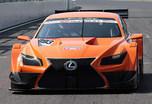 超殺《Lexus LF-CC》神秘新車發表前先飆上賽車場？ | 宅宅新聞