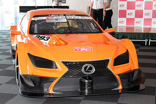 超殺《Lexus LF-CC》神秘新車發表前先飆上賽車場？ | 宅宅新聞